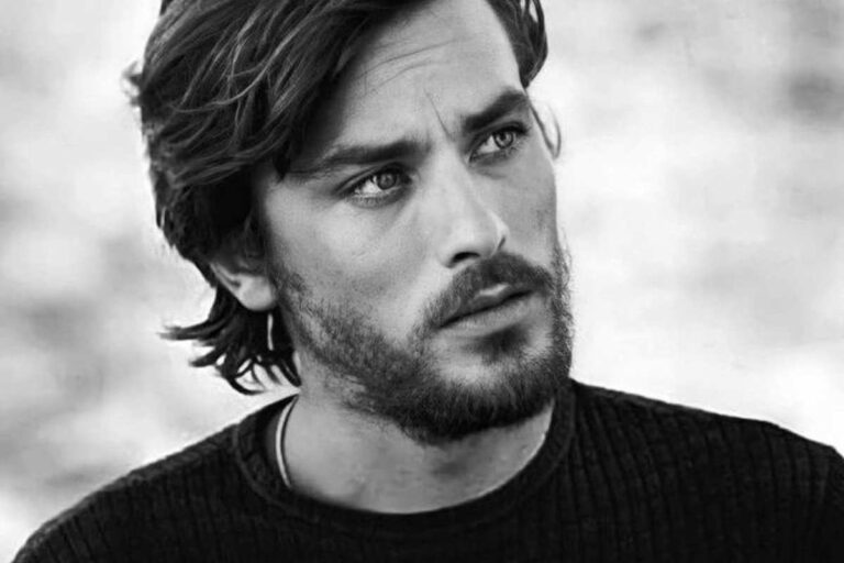 Alain Delon, l'addio all'attore francese: i suoi look dall'eleganza ...