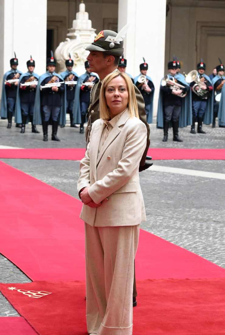 Giorgia Meloni, icona di potere e stile: l’evoluzione del suo look (e ...